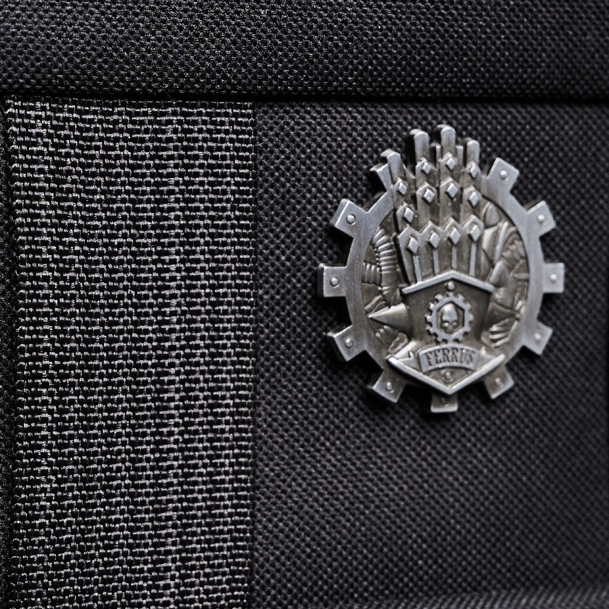 Starforged Warband Chapter Icon Iron Hands Pin Badge Warhammer 40000 B ...