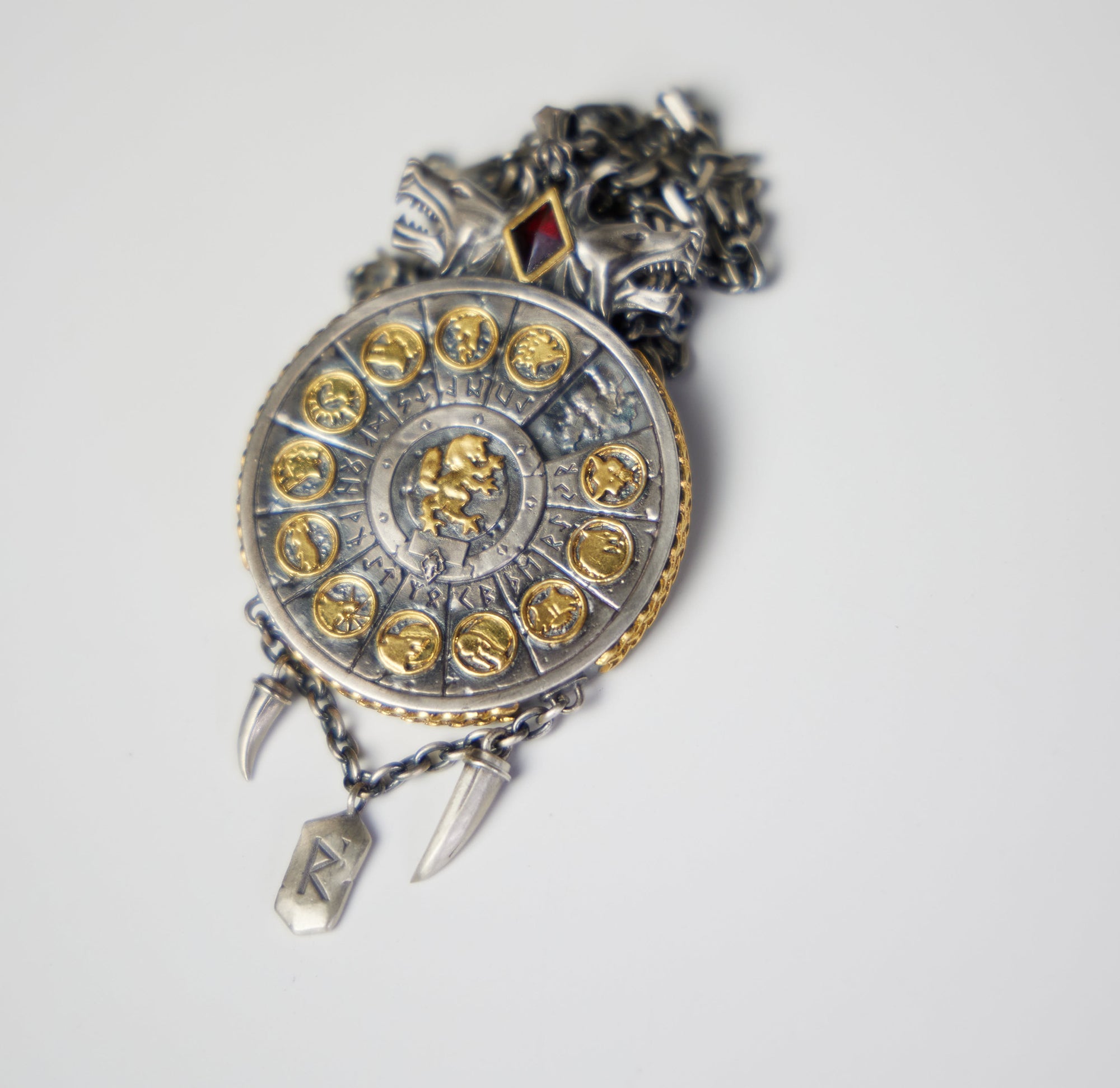 Warhammer 40K Vlka Fenryka Grand Annulus Pendant Gold Space Wolf by St ...